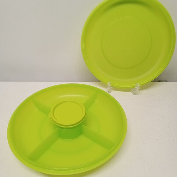Tupperware | Kitchen | New Tupperware Round Divided Serving Tray W Lid ...